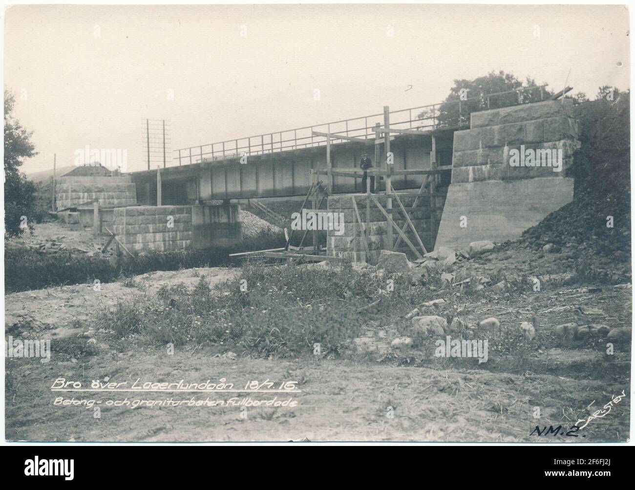 Construction of bridge over warehouse Stock Photo - Alamy