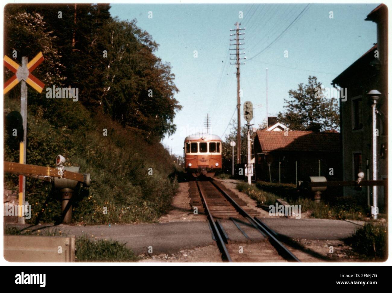 The state's railways, SJ engine carriage trains at the entrance to ...