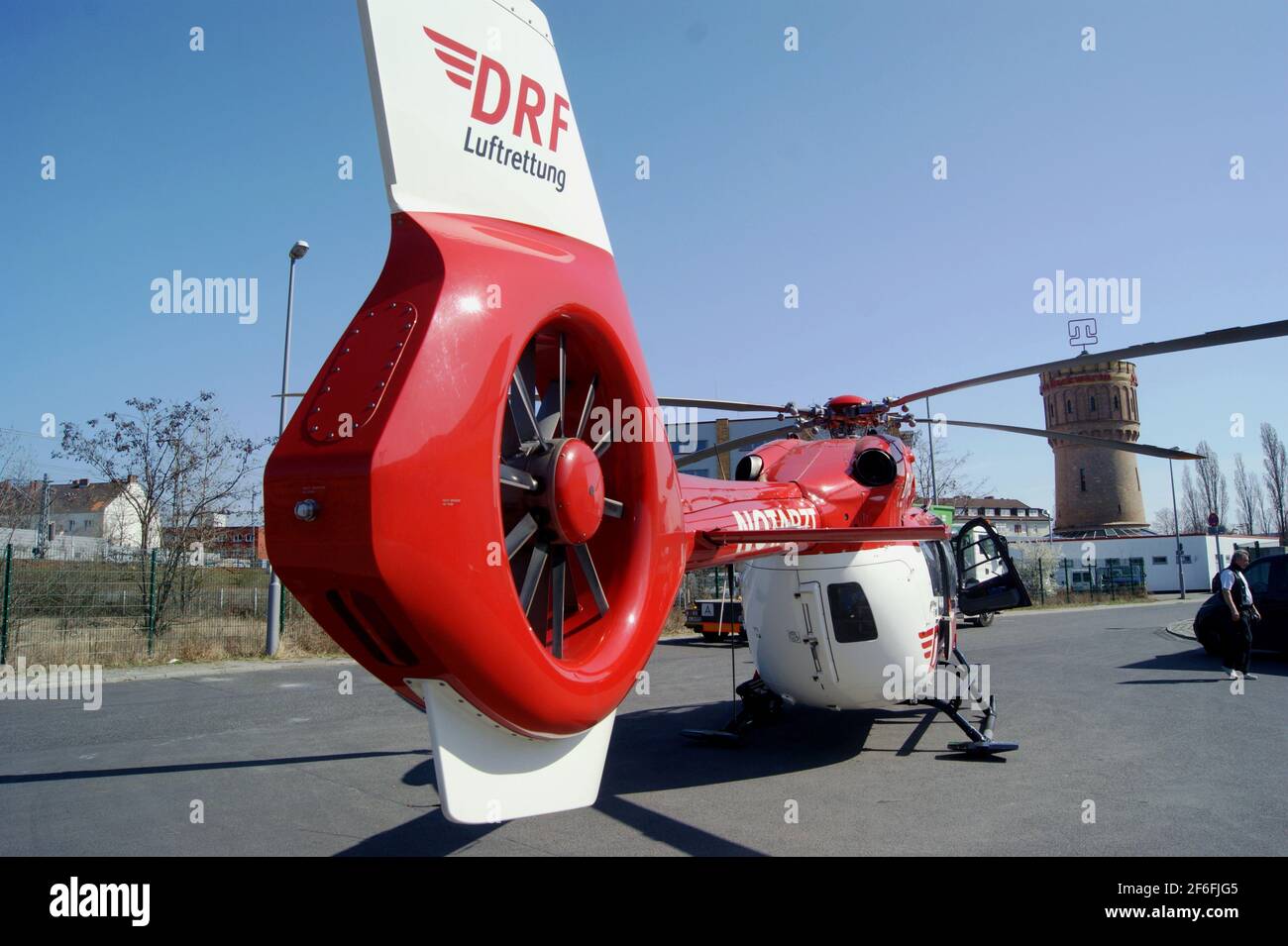 Der Hubschrauber Christoph Berlin D-HDSD, Airbus Helicopters H145, der ...