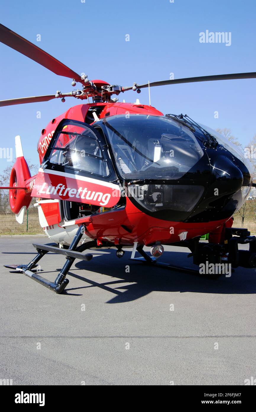 Der Hubschrauber Christoph Berlin D-HDSD, Airbus Helicopters H145, der ...