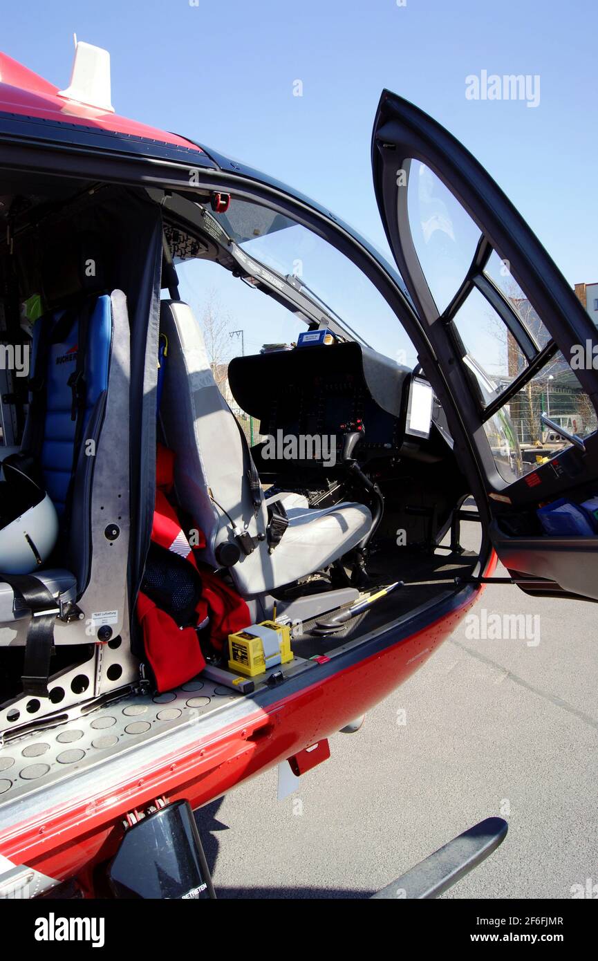 Der Hubschrauber Christoph Berlin D-HDSD, Airbus Helicopters H145, der ...
