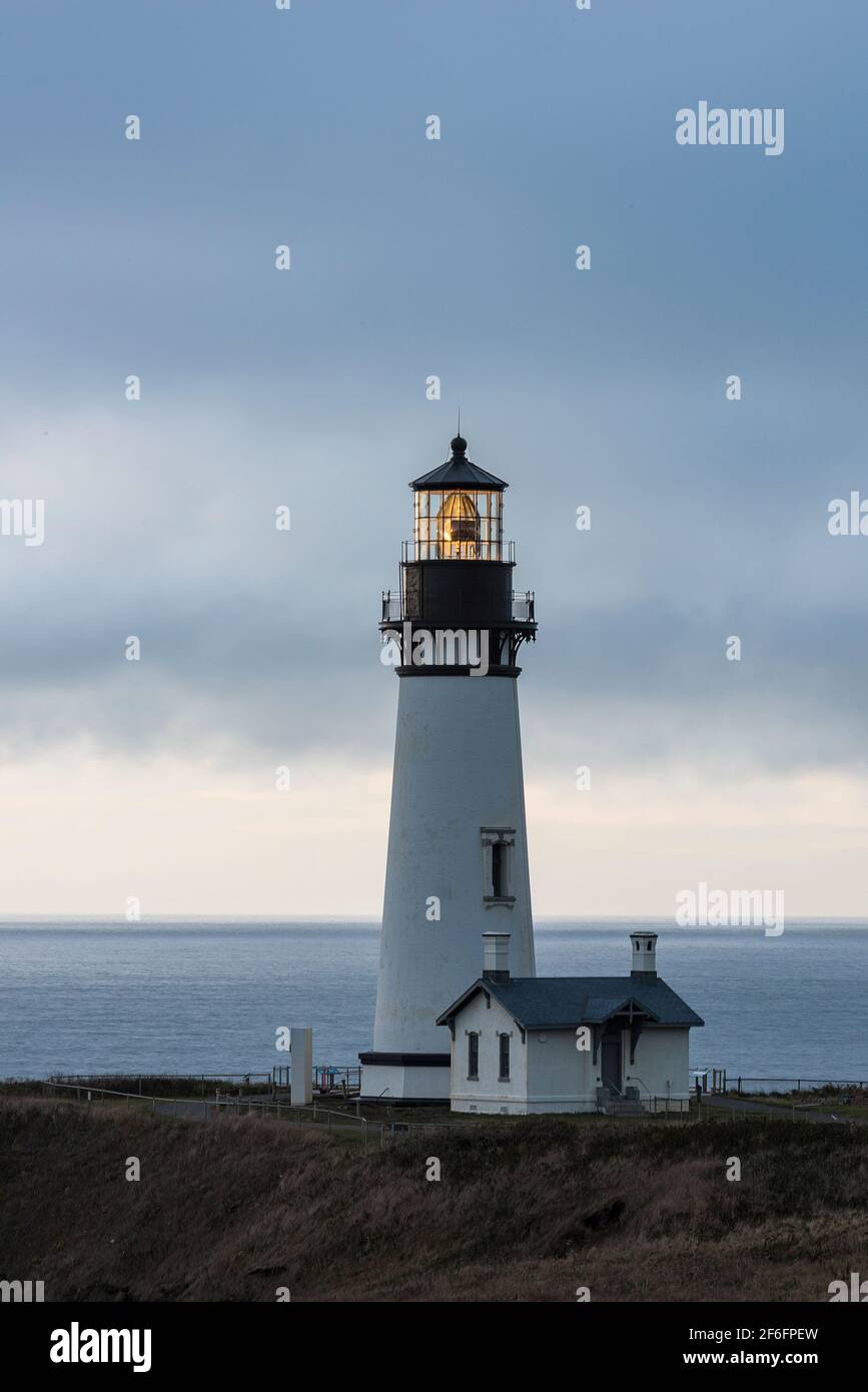 Yaquina bay lighthouse hi-res stock photography and images - Alamy