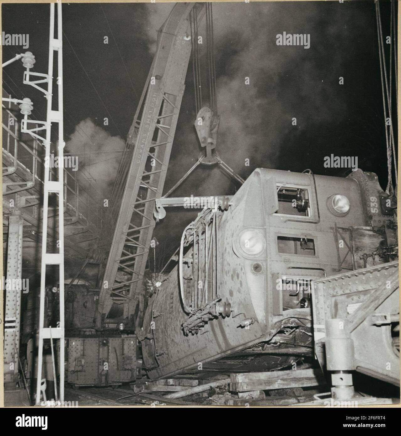 Steam crane State railway, SJ A1 "Nässjö" could arrive during the viaduct in lifting position ...