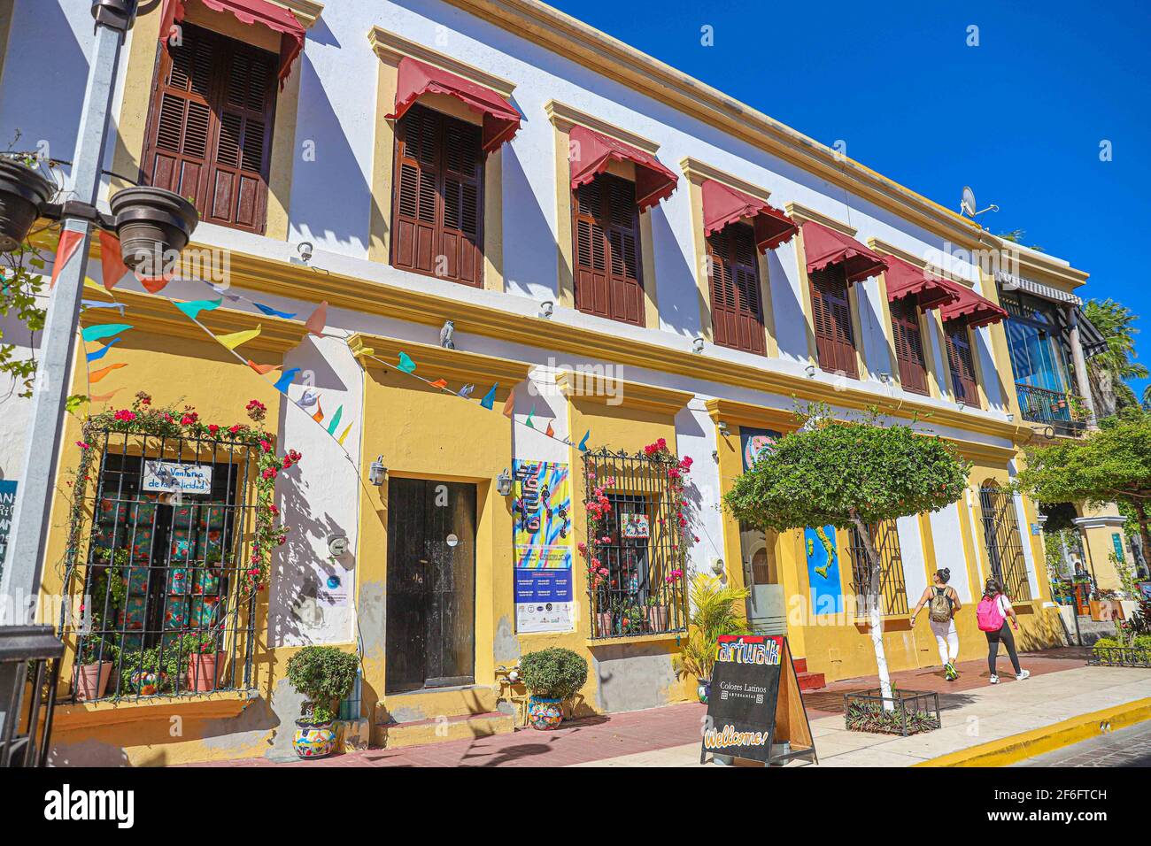 Old colonial houses and buildings in the historic center of Mazatlan ...