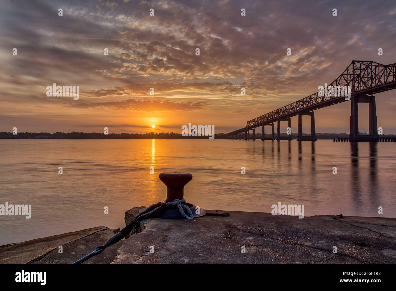 Splashy rise hi-res stock photography and images - Alamy