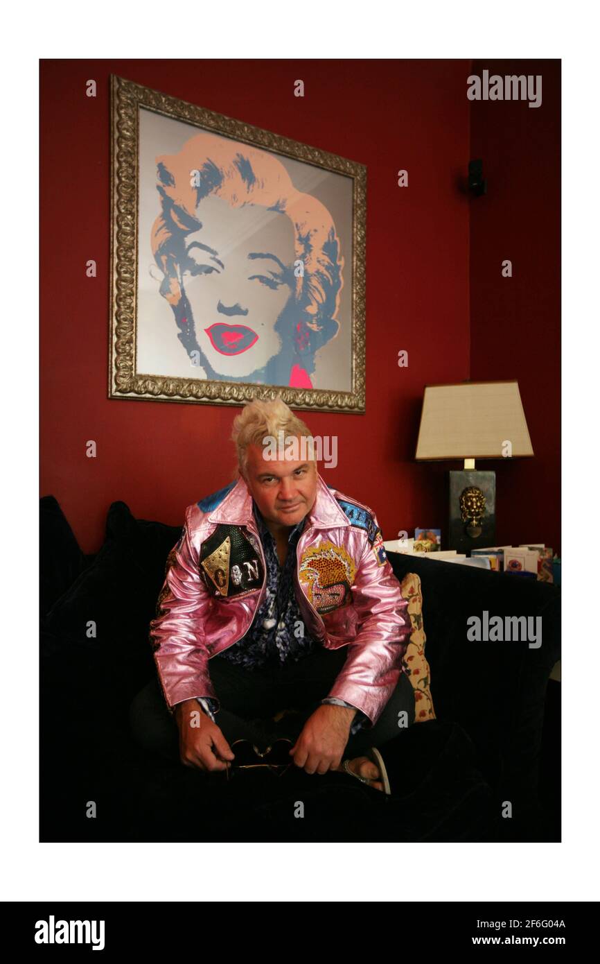 Darren Lyons (Big Pictures) at home in his west London home Stock Photo ...