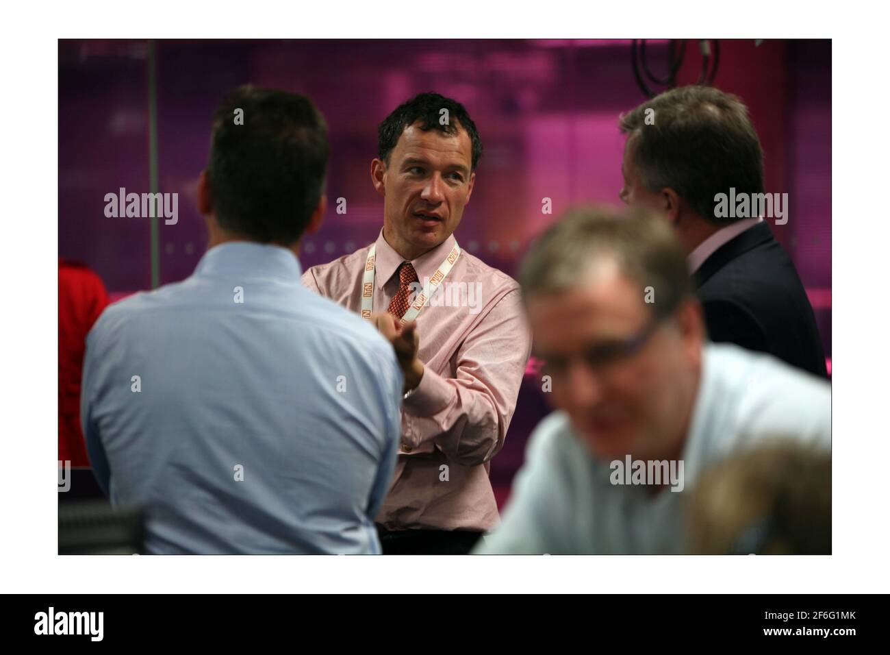 Channel 4 newsroom and studio.... Martin Fewell (dep editor of channel ...
