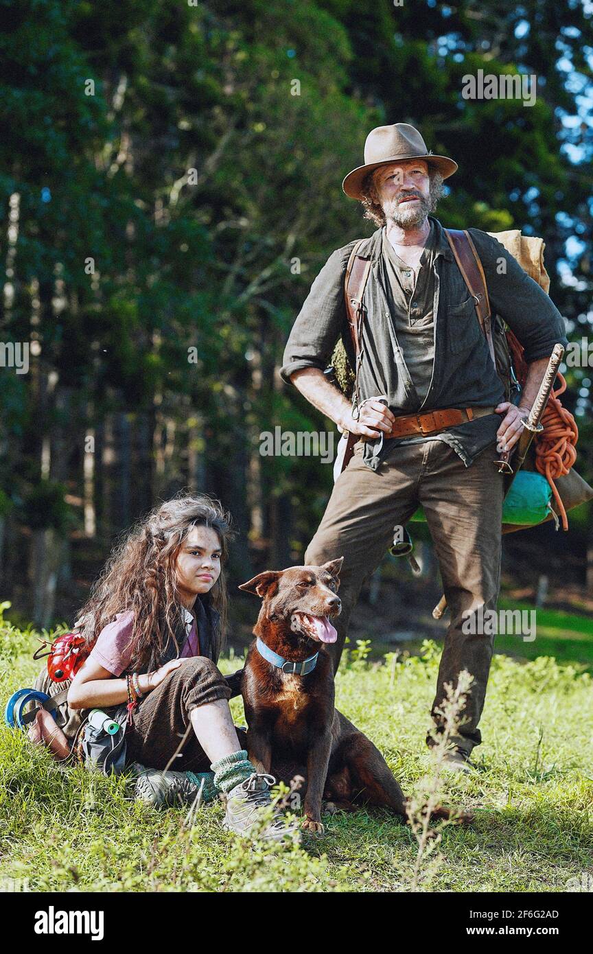 LOVE AND MONSTERS, (aka LOVE & MONSTERS), from left: Ariana Greenblatt ...