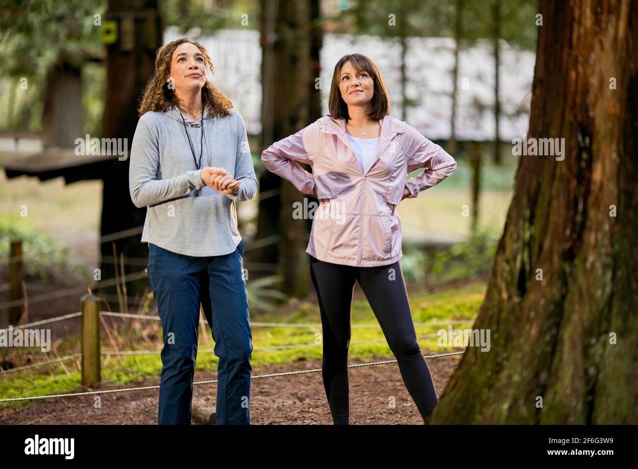 DON'T GO BREAKING MY HEART, from left: Caitlin Stryker, Italia Ricci ...