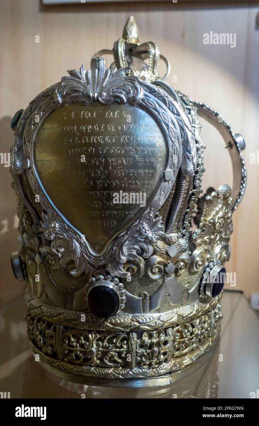 Silver Torah crown: Donated by Ezekiel Landaue to the Old-New Synagogue ...