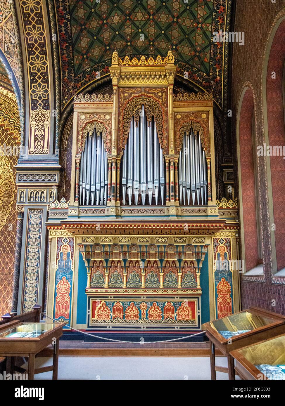 The Organ on the East balcony of the Spanish Synagogue in Prague: A ...