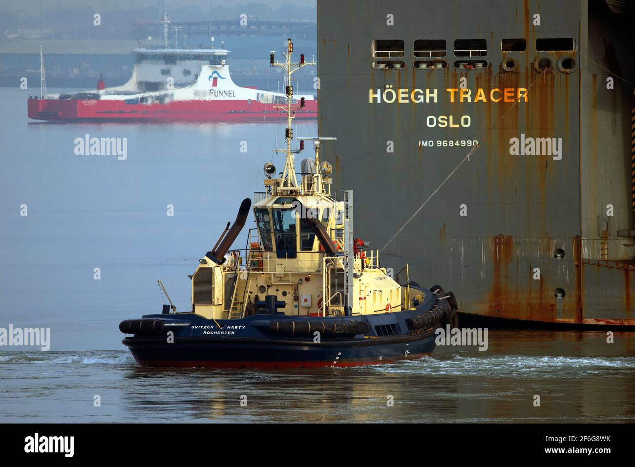 Tug,Svitzer Harty,Rochester,Hoegh Tracer,Oslo,Car,carrier,towing ...