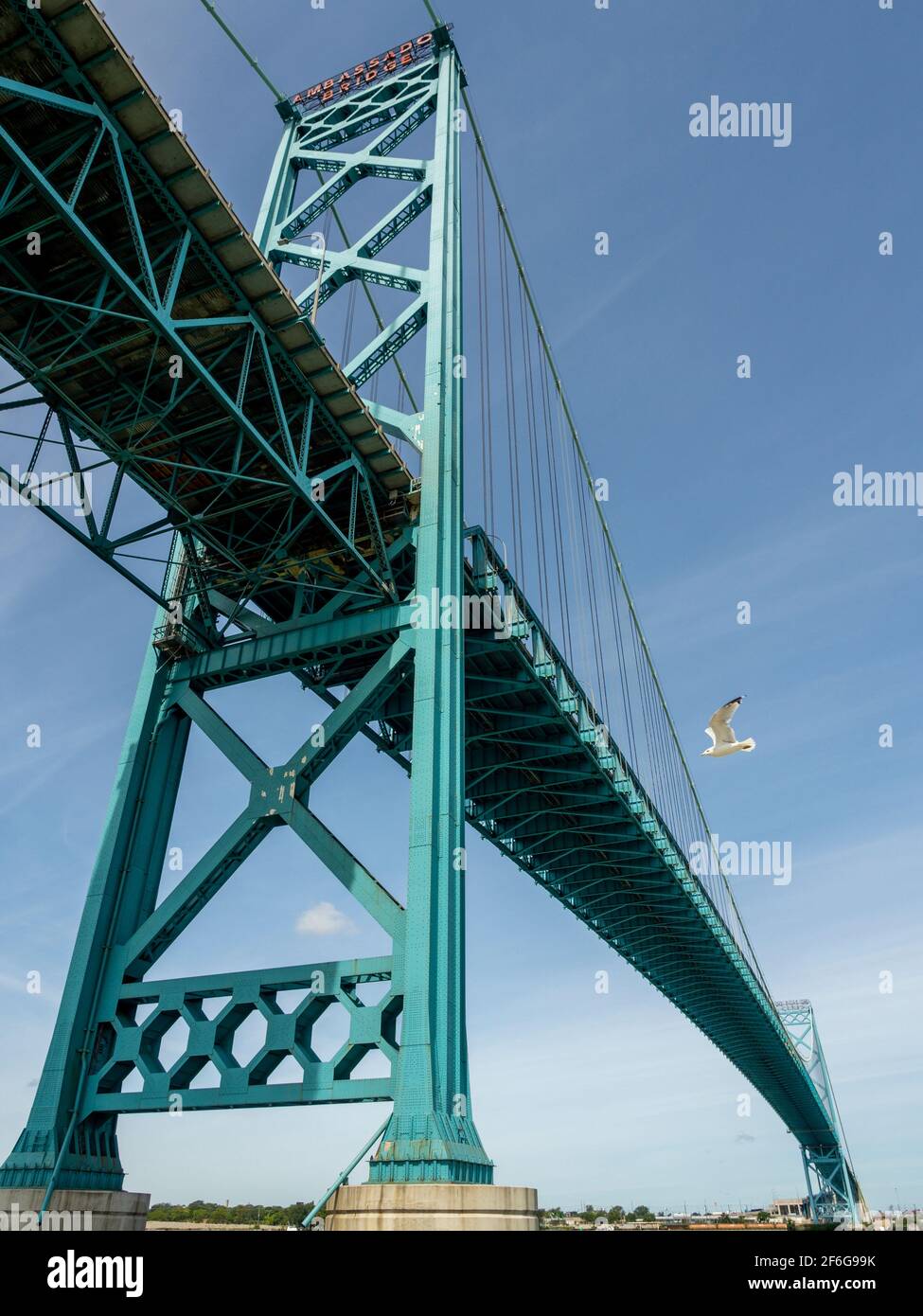 Ambassador bridge border hi-res stock photography and images - Alamy