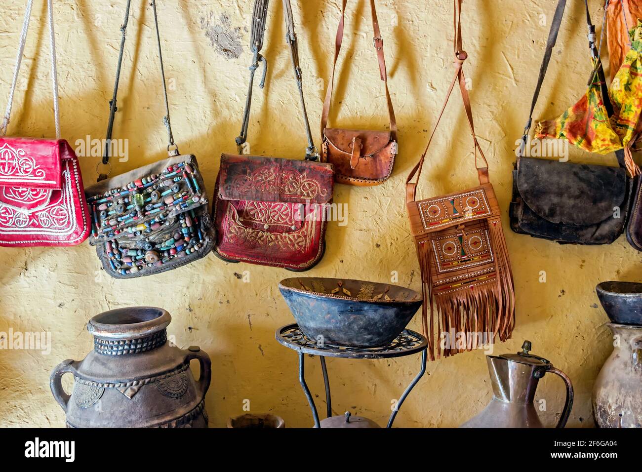 Leather moroccan handbags hi-res stock photography and images - Alamy