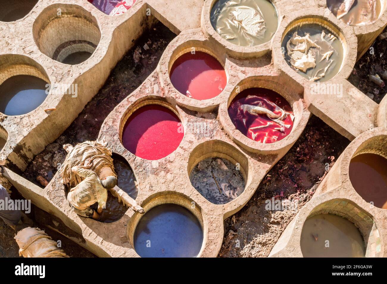 Vats of yellow paint hi-res stock photography and images - Alamy