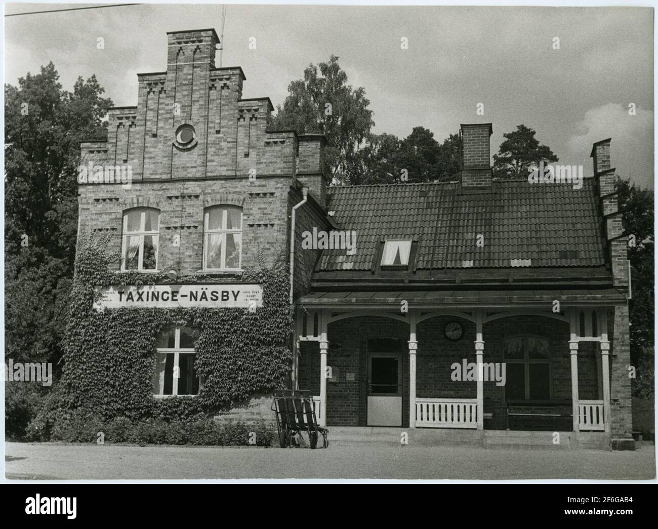 Taxinge-Näsby station. Northern Södermanland rail, Nrslj Stock Photo ...