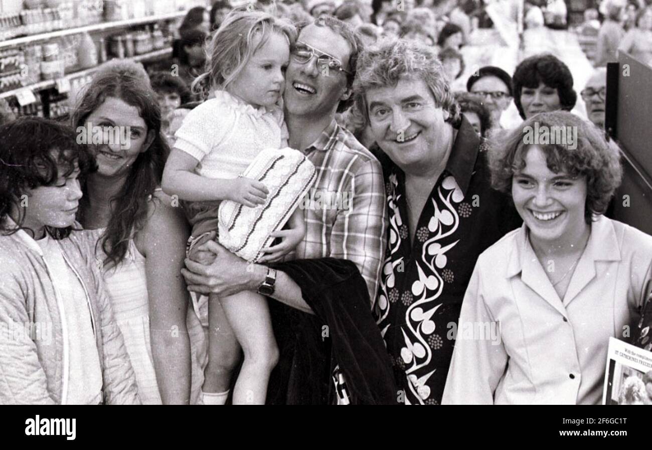 CORONATION STREET'S PETER ADAMSON AT HIS BOOK LAUNCH. PIC MIKE WALKER ...