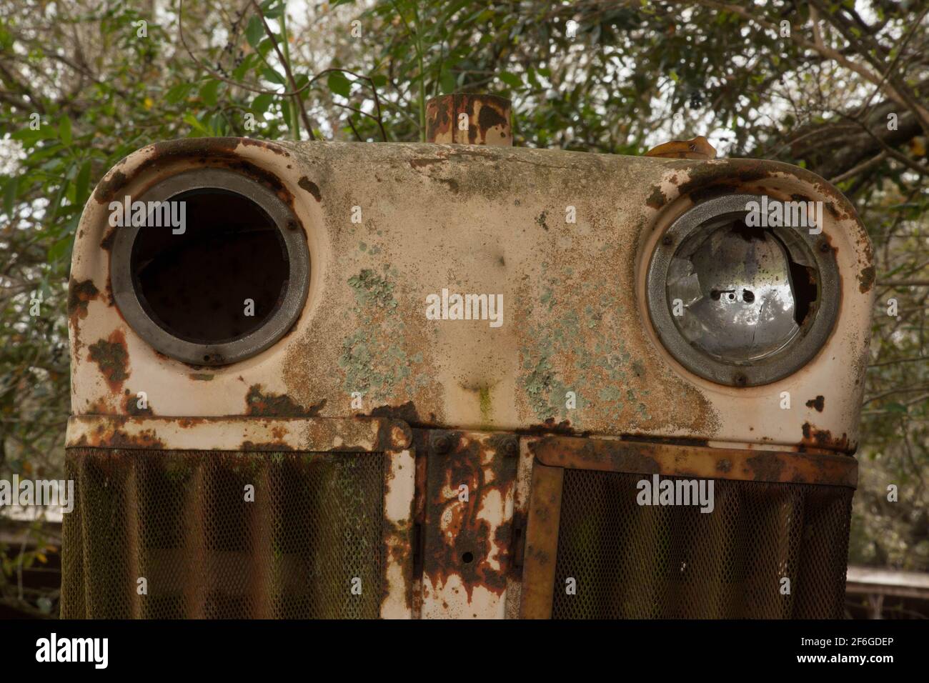 Old Rusty Farm Tractor Stock Photo - Alamy