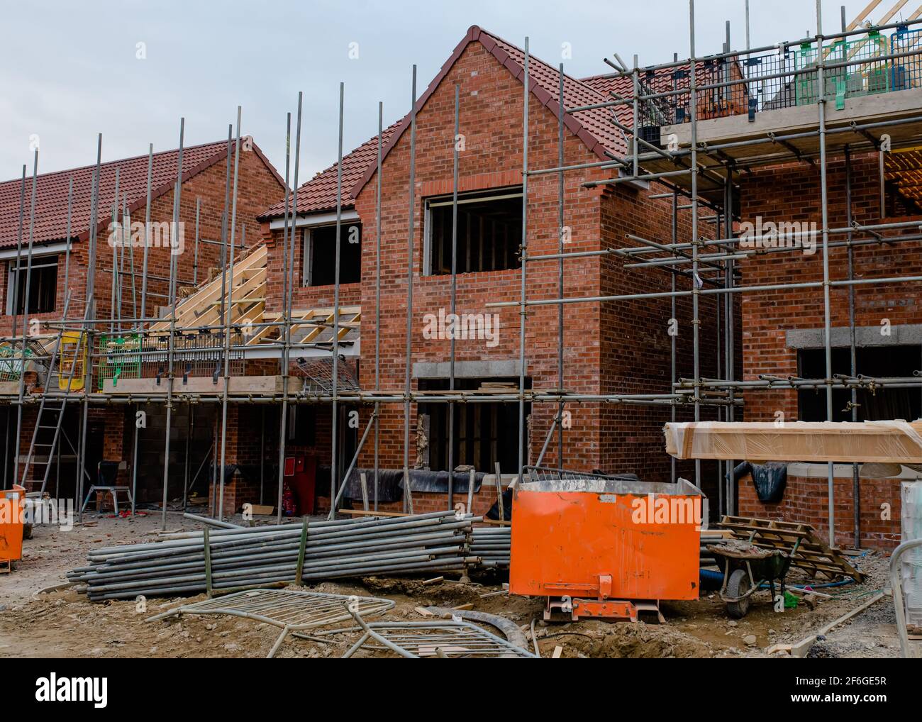 Loading platform made of scaffold system on housing development ...