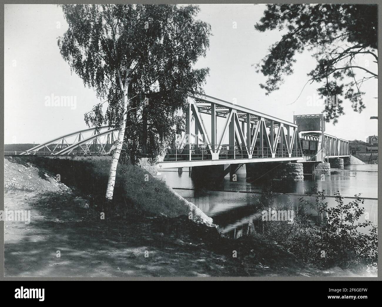 The new railway bridge over the Dalälven at Mora Stock Photo - Alamy
