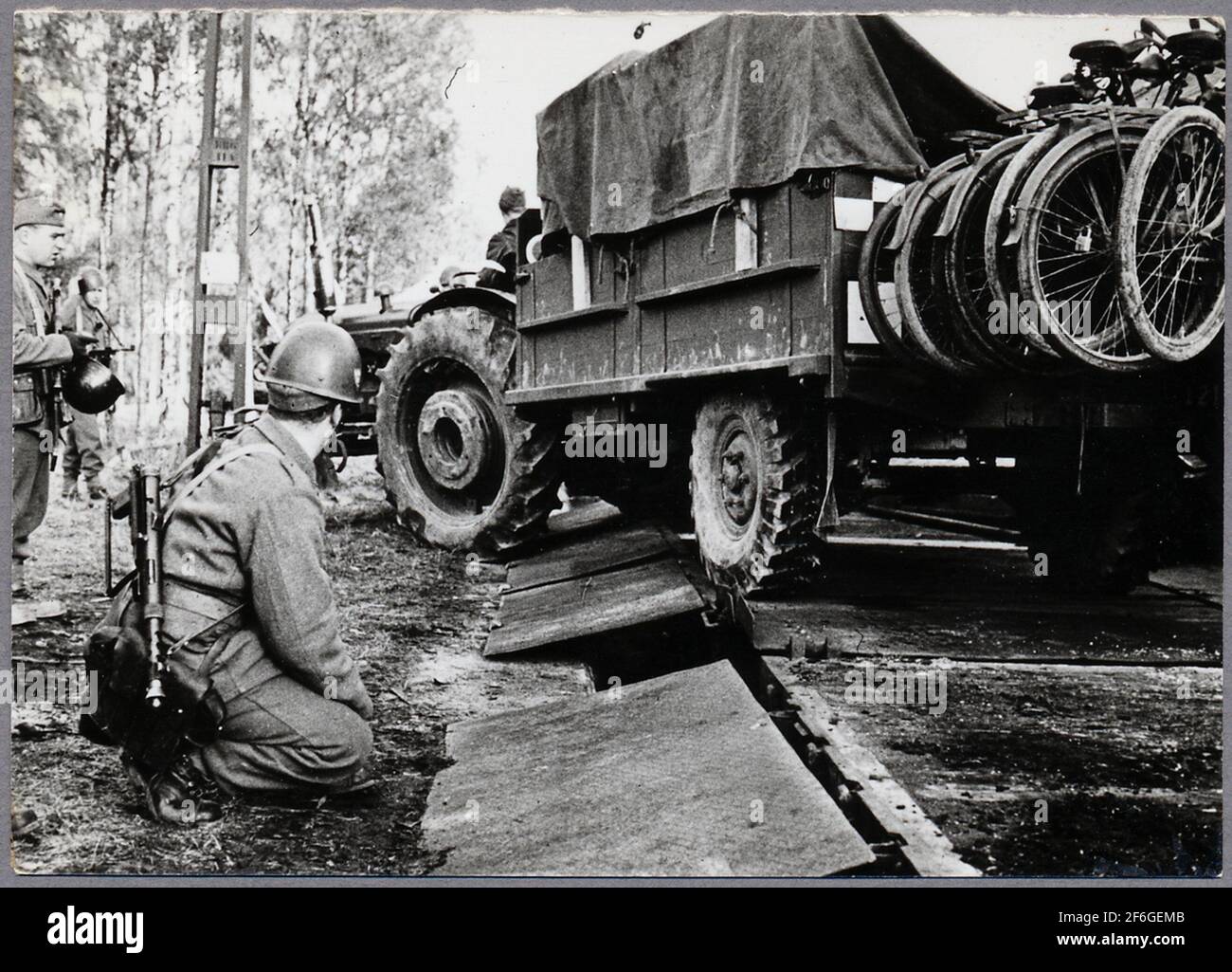 The transport of military vehicles Stock Photo - Alamy