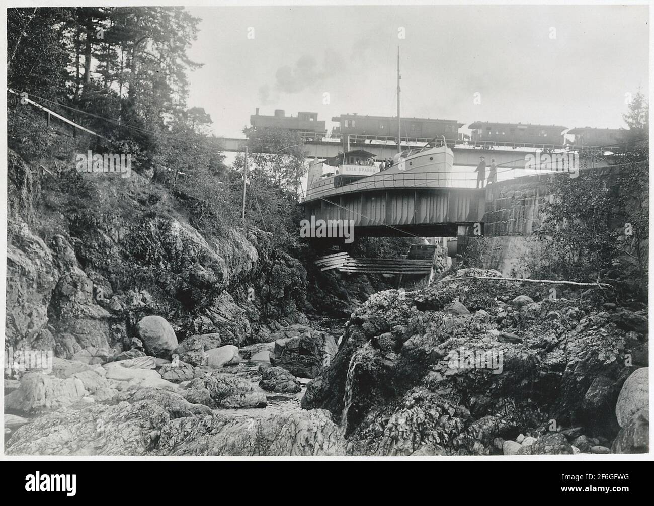 Bergslageter railways, BJ Y3 by train on the bridge. The steamship Erik ...