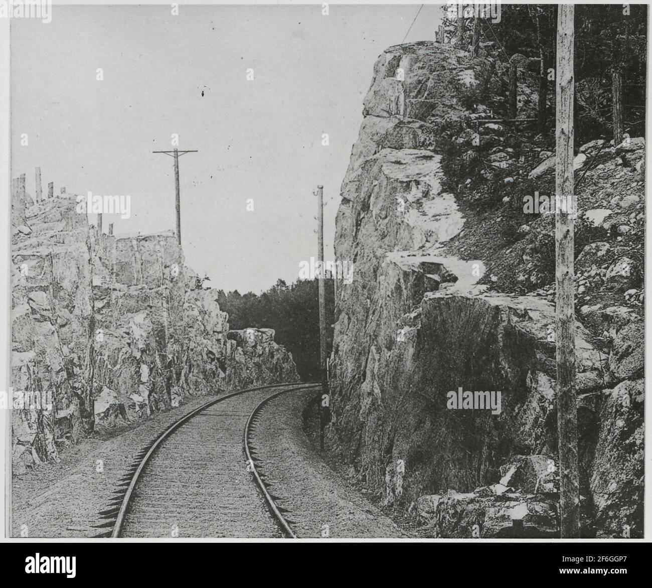 Stockholm - Saltsjön's railway, SSNJ on the line between Saltsjö-Duvnäs ...