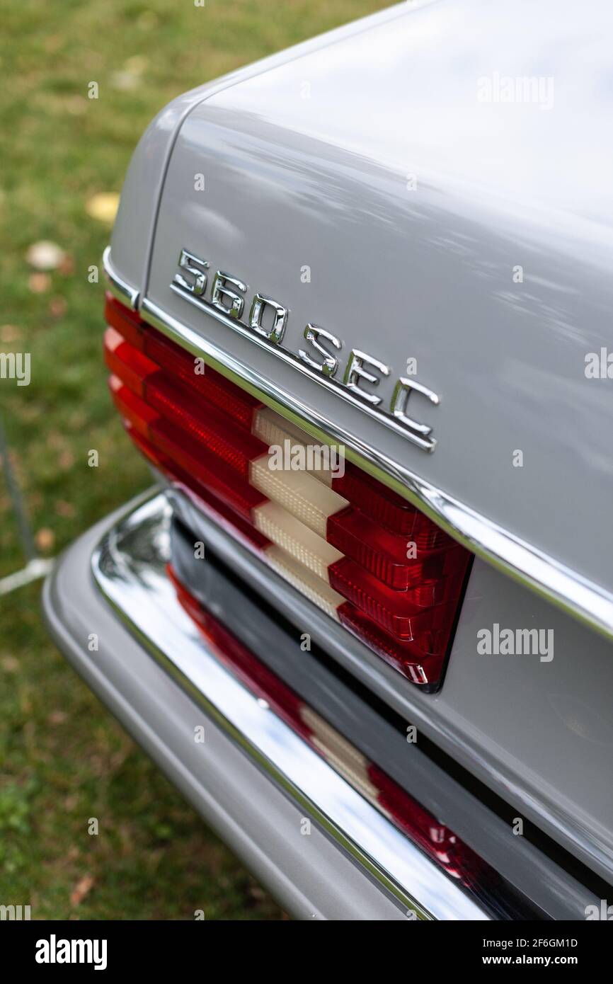 Grey mercedes hi-res stock photography and images - Alamy