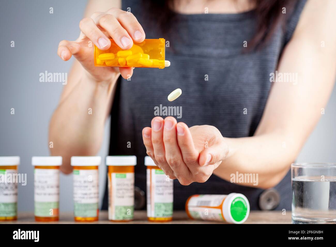 Prescription drug bottles hi-res stock photography and images - Alamy