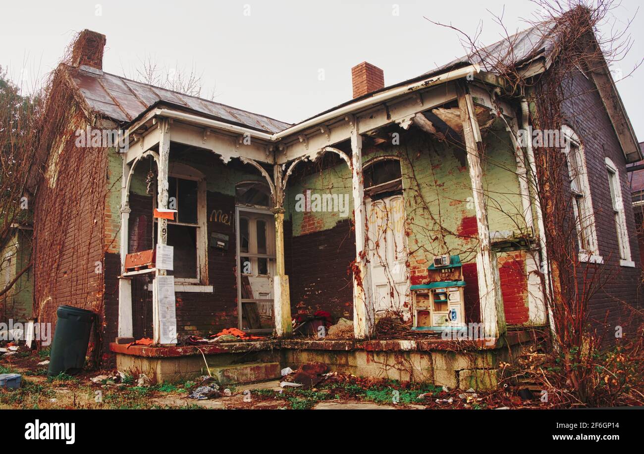 Shanty house architecture hi-res stock photography and images - Alamy