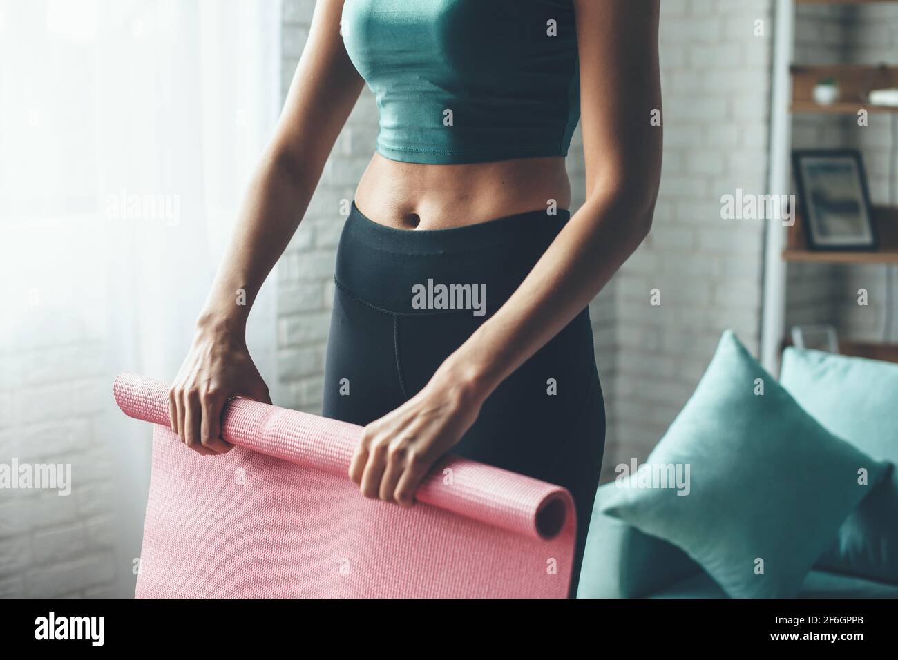 Yogamat hi-res stock photography and images - Alamy