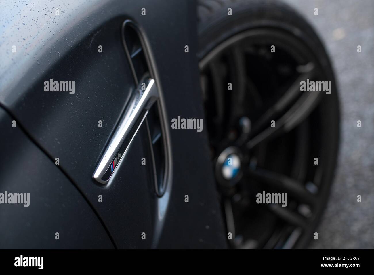 Two tone alloy wheel hi-res stock photography and images - Alamy