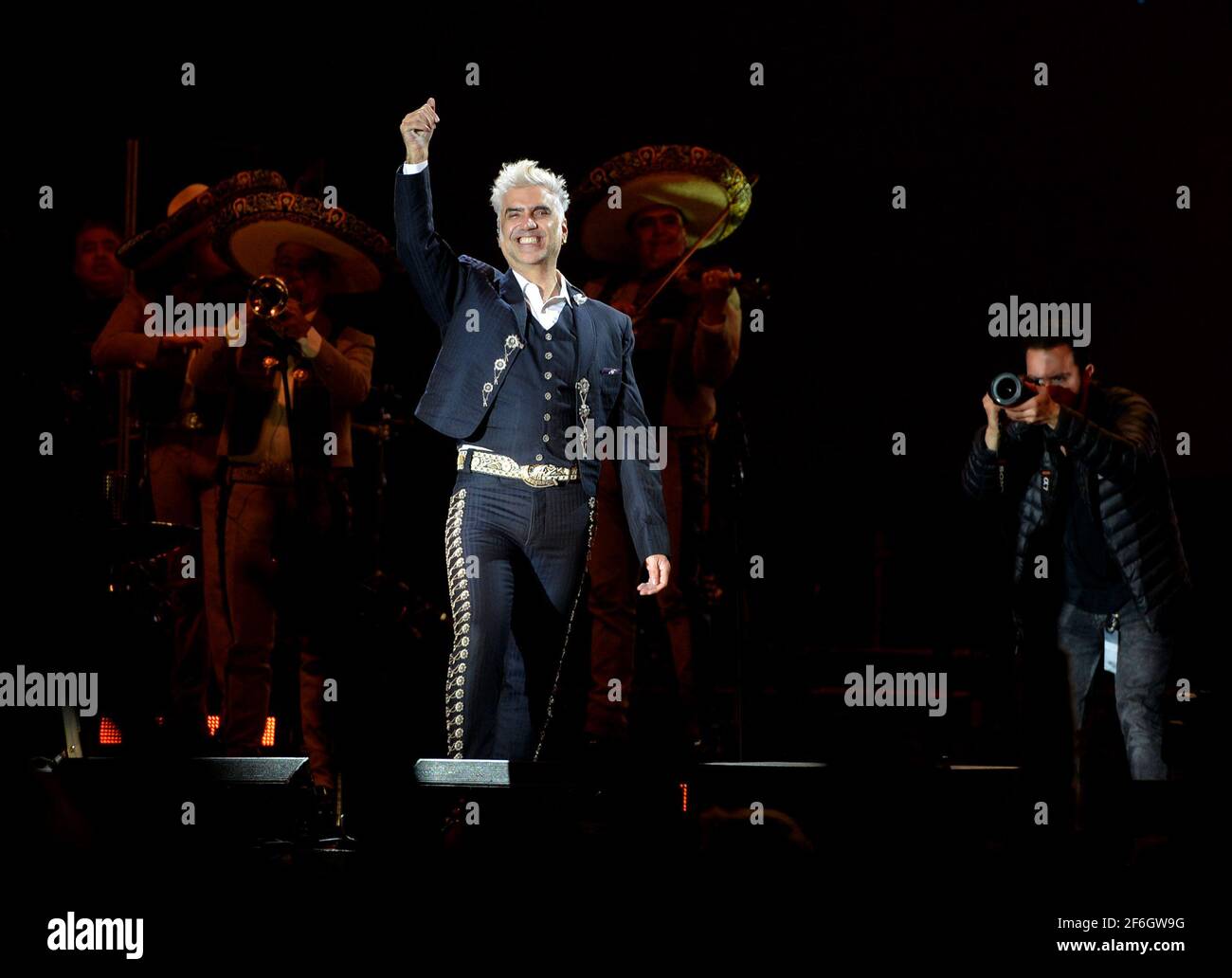 Alejandro fernandez hi-res stock photography and images - Alamy