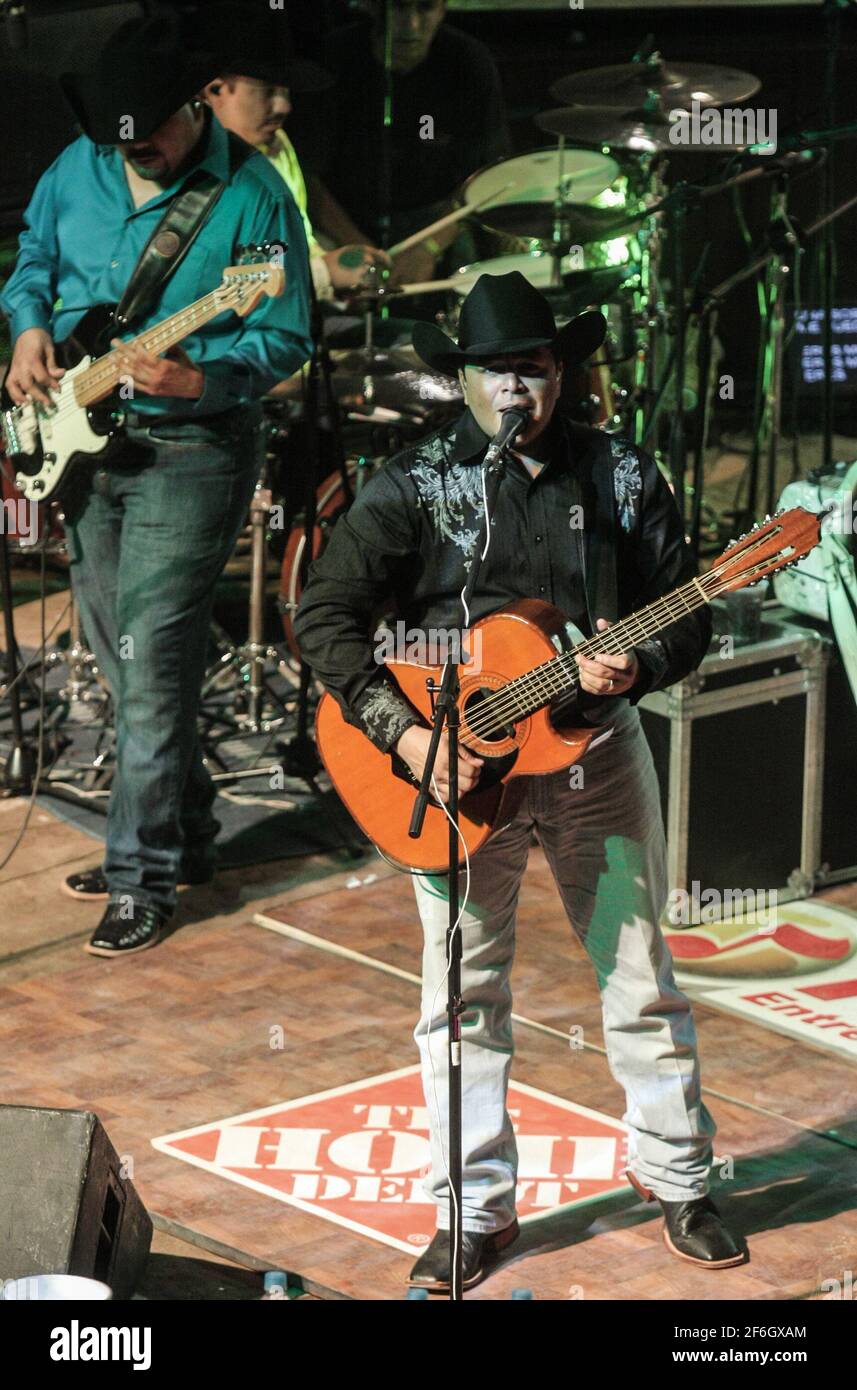 Intocable hi-res stock photography and images - Alamy