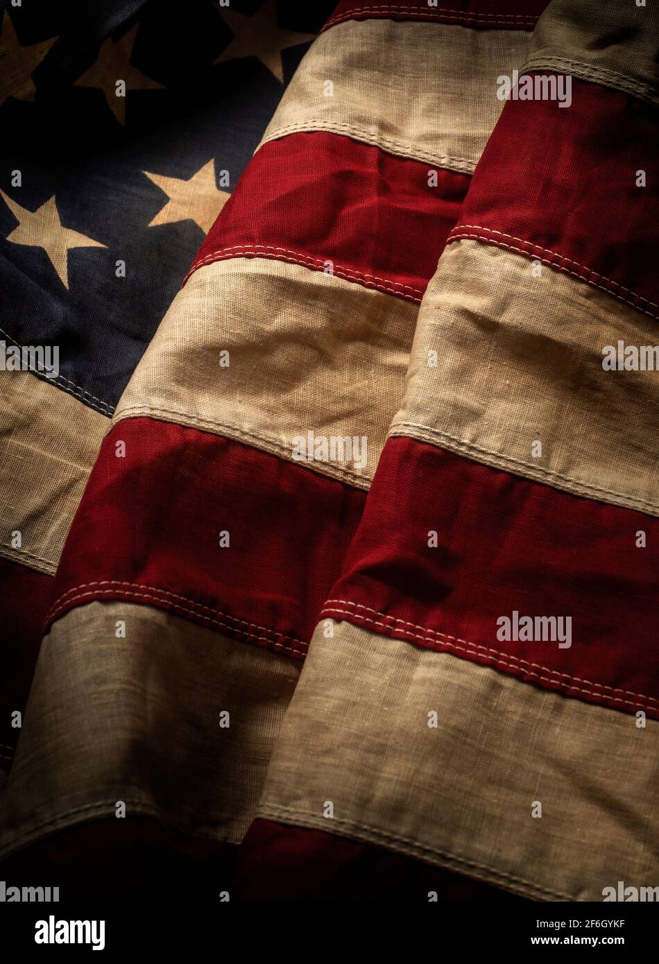 Old american flag hi-res stock photography and images - Alamy