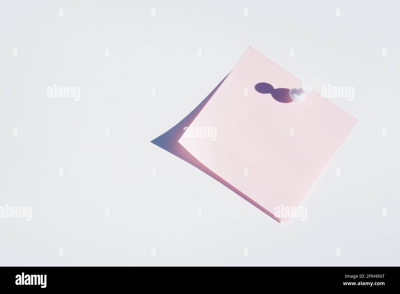 Blank post it note hi-res stock photography and images - Alamy
