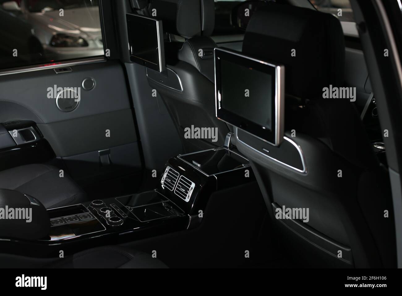 Car entertainment console hi-res stock photography and images - Alamy