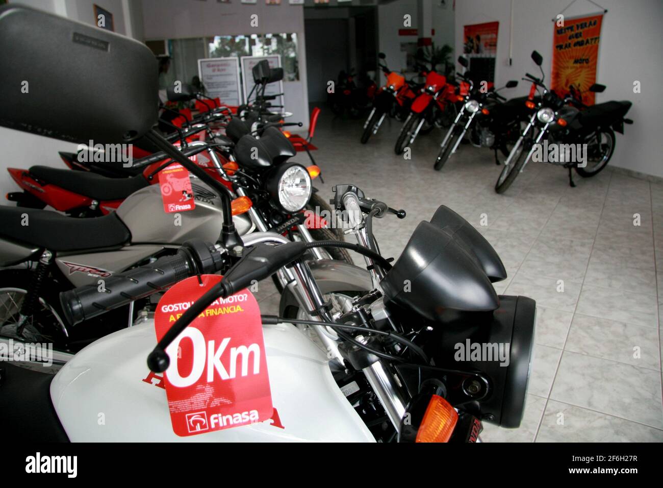 Honda dealership 2008 hi-res stock photography and images - Alamy
