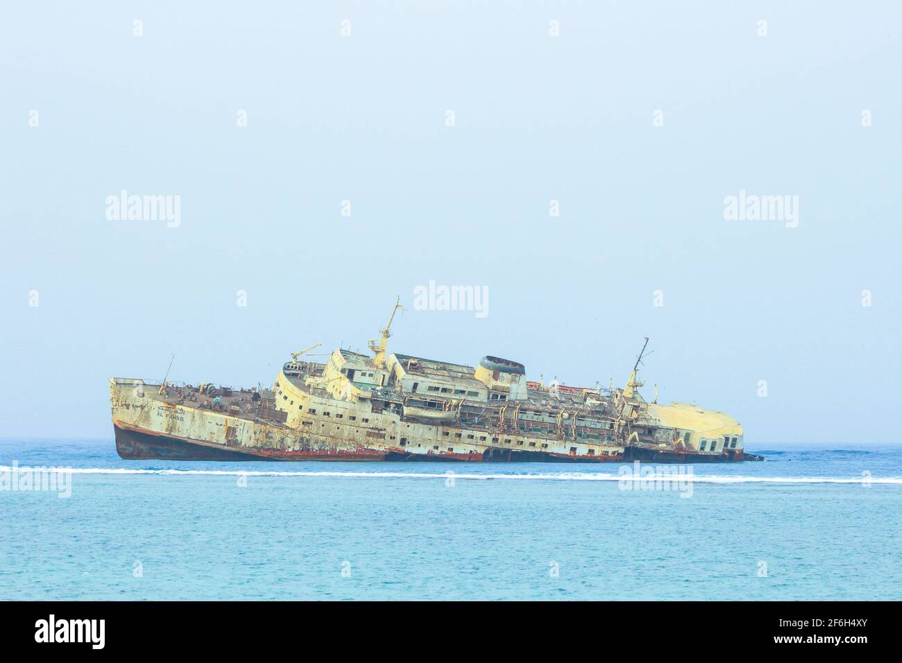 shipwreck in jeddah saudi arabia Stock Photo - Alamy