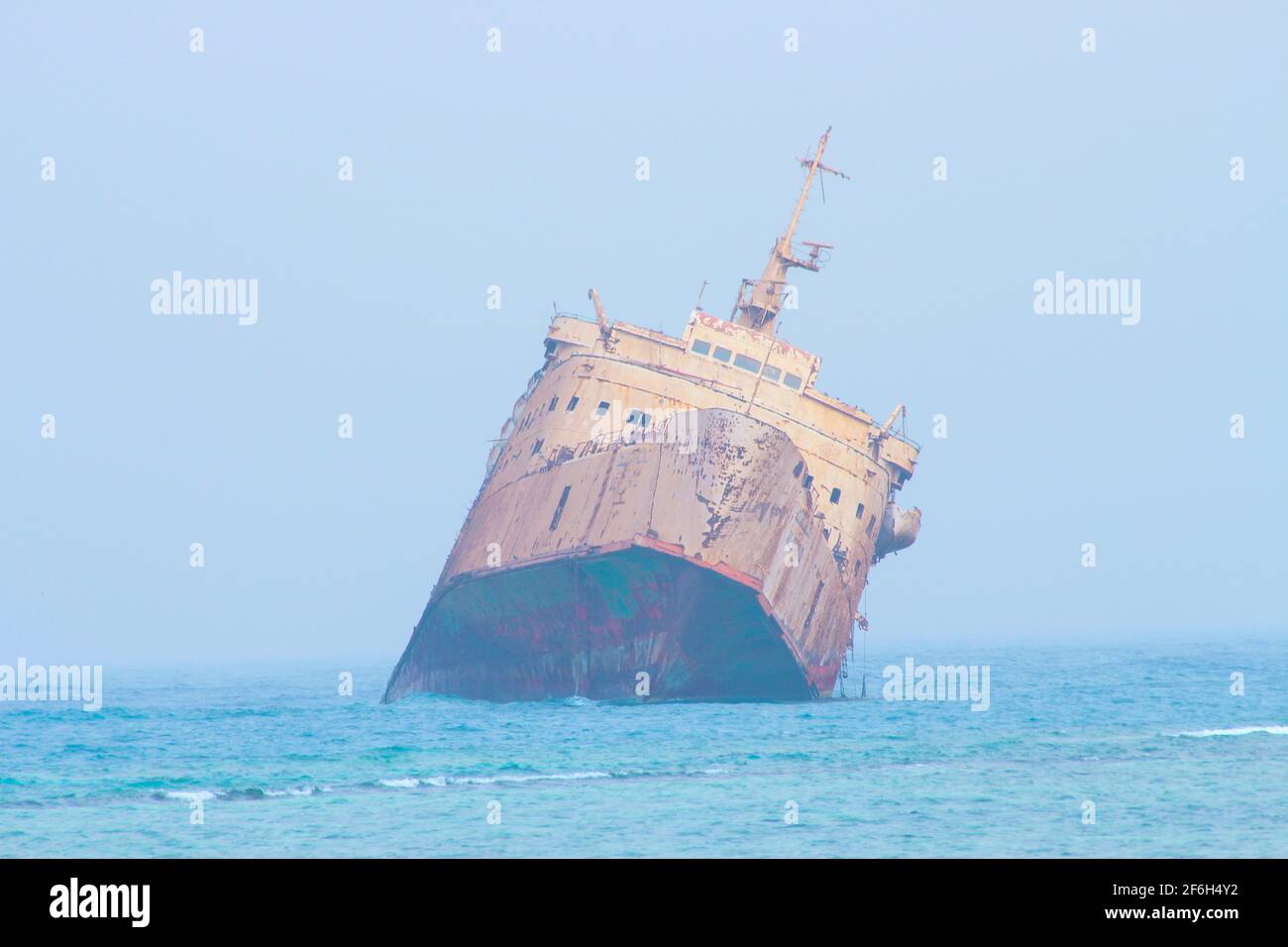 shipwreck in jeddah saudi arabia Stock Photo - Alamy