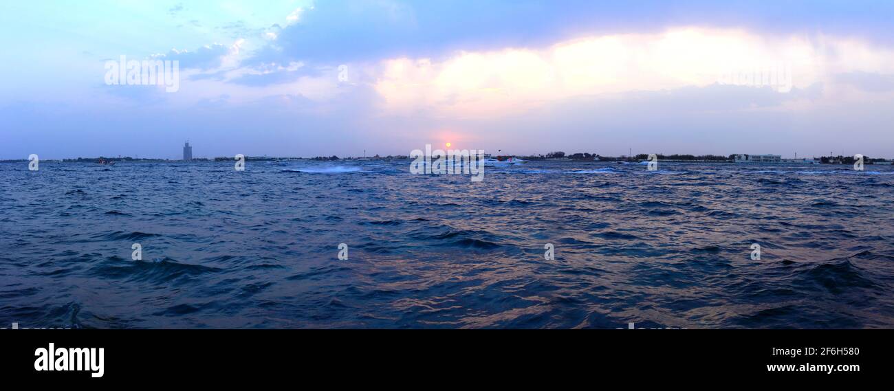 sunset over red sea jeddah Stock Photo - Alamy