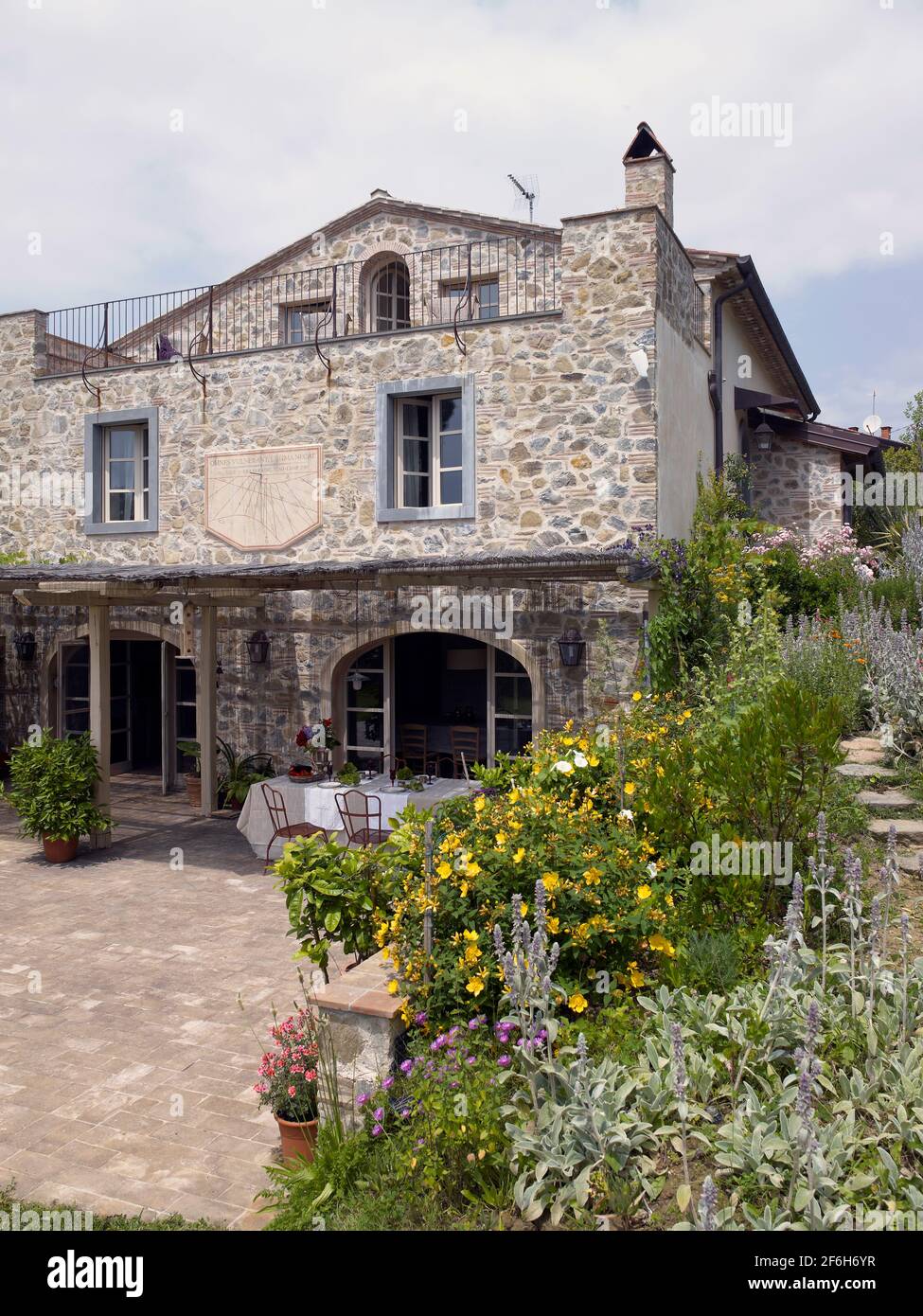 House of the beautiful courtyard hi-res stock photography and images ...
