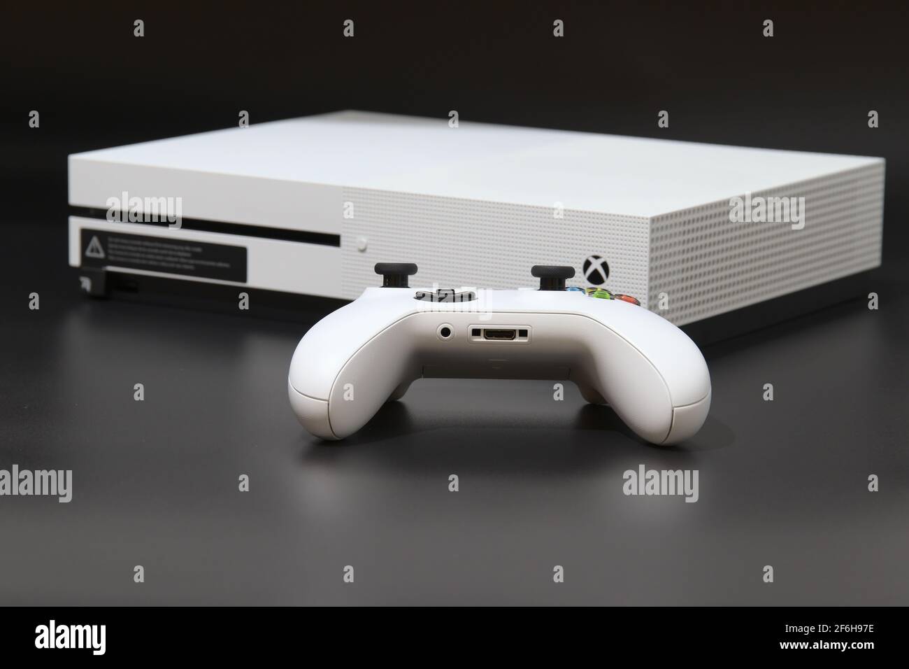 Claves and play hi-res stock photography and images - Alamy