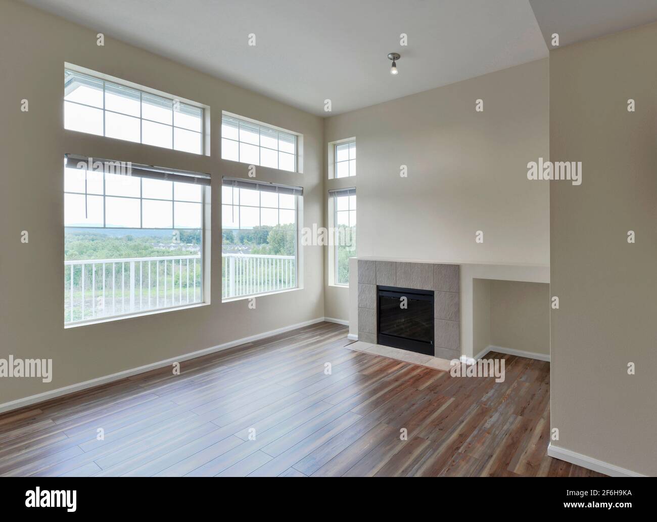 Empty residential living room interior Stock Photo - Alamy