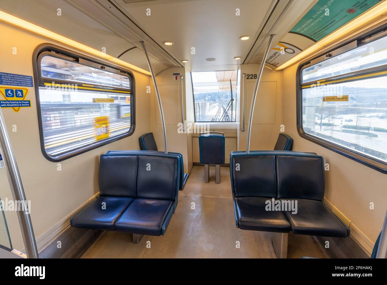 Skytrain vancouver hi-res stock photography and images - Alamy