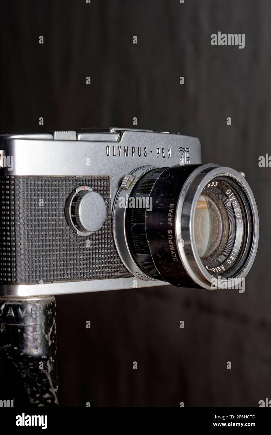 Olympus pen 35mm half frame hi-res stock photography and images - Alamy Olympus pen 35mm half frame hi-res stock photography and images - Alamy