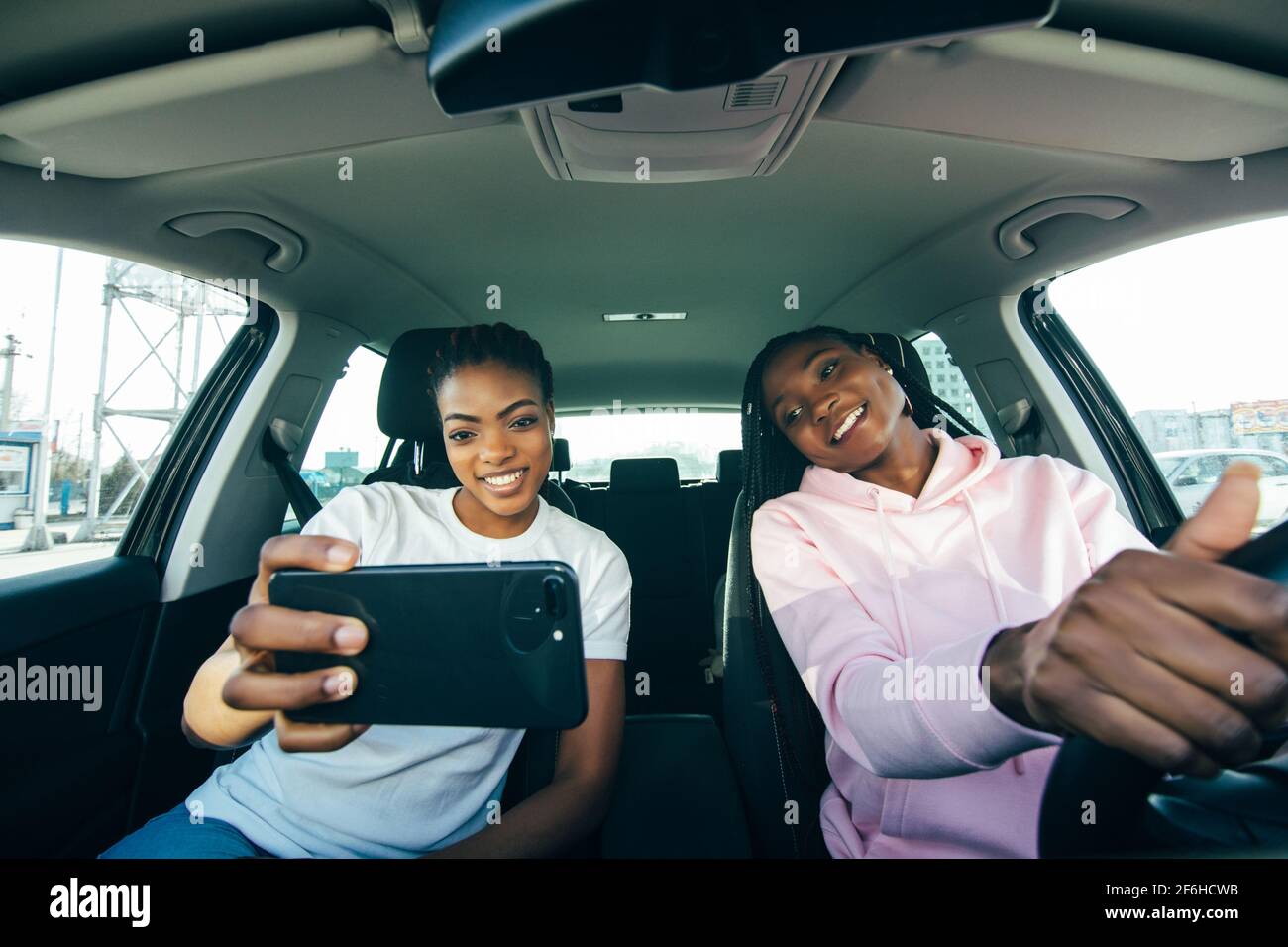 Black woman selfie car hi-res stock photography and images - Alamy