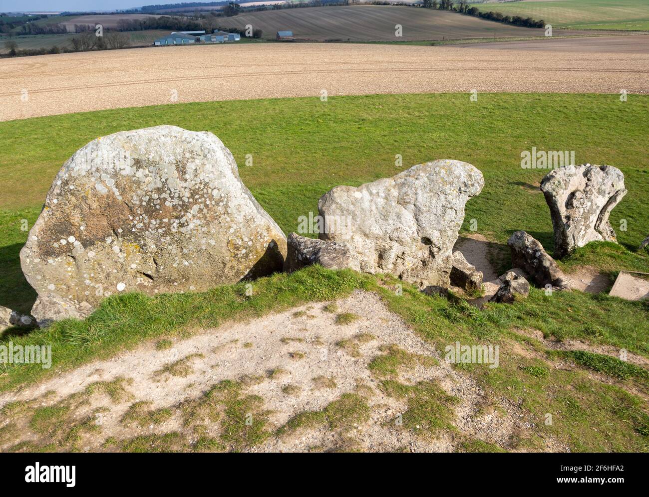 Large standing stones hi-res stock photography and images - Alamy