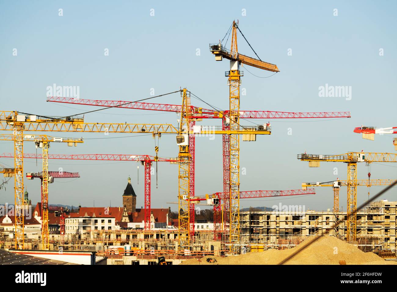 Construction cranes at major construction site hi-res stock photography ...
