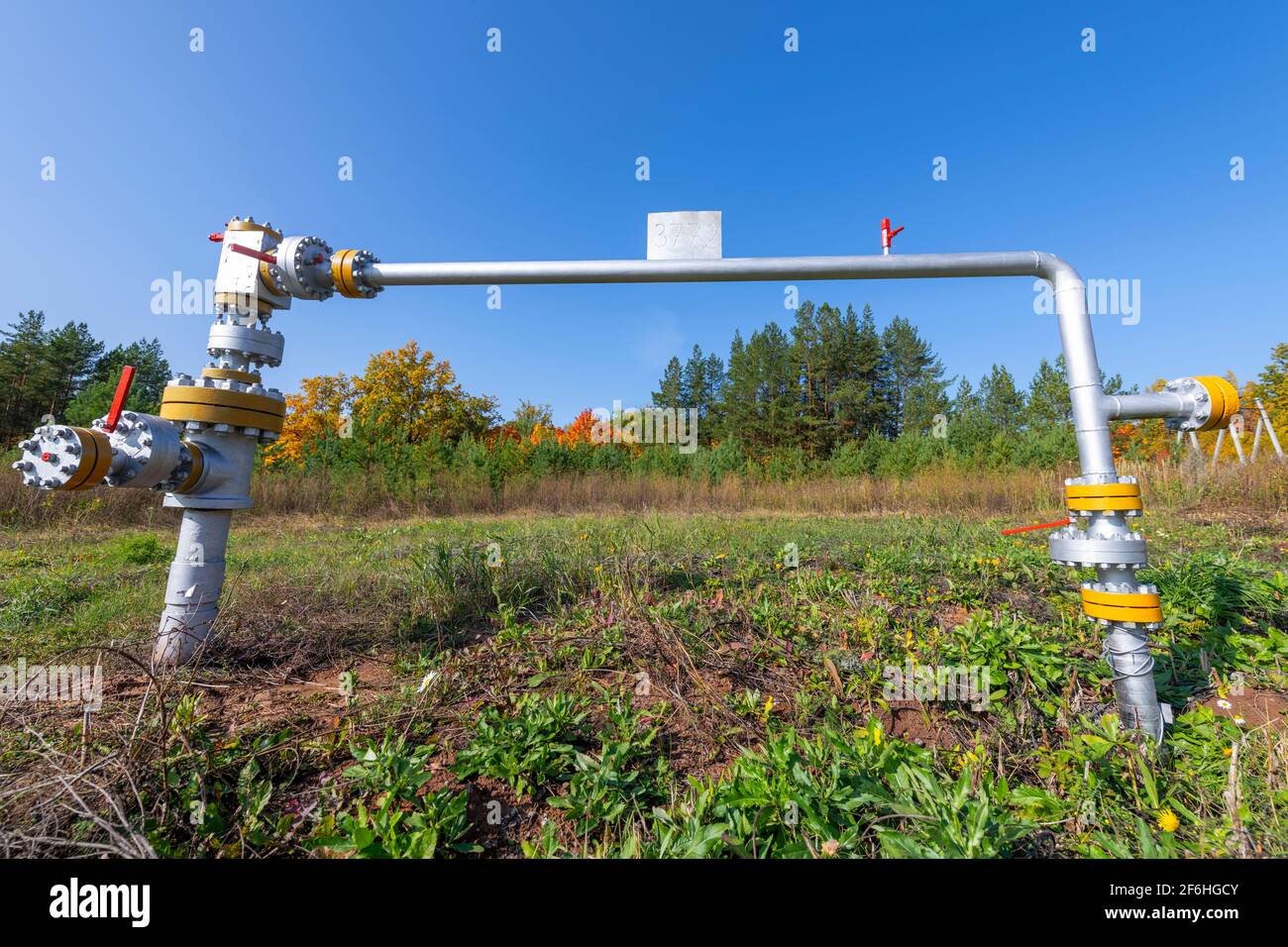 Pipeline junction hi-res stock photography and images - Alamy